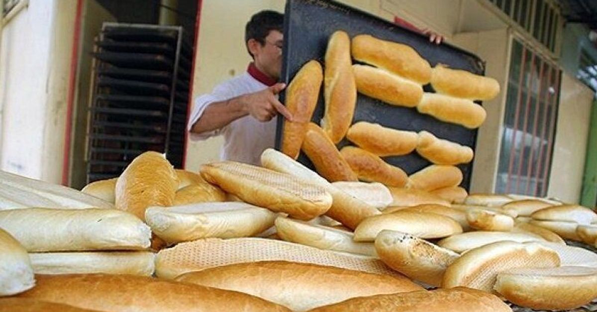 رییس اتحادیه نان‌های حجیم و نیمه حجیم فروش نان‌های فانتزی نصف شده است