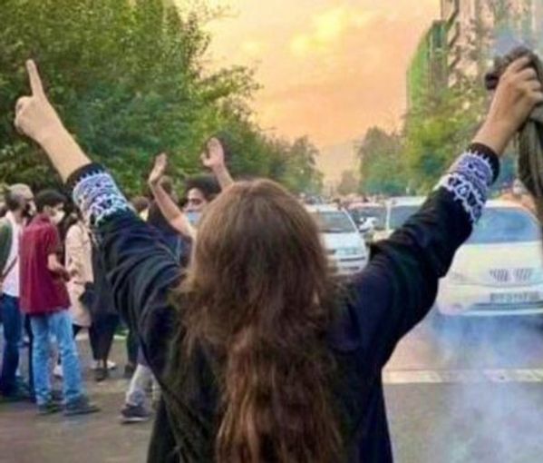 معترضان در ایران در حمایت از خیزشهای ضد حکومتی فراخوان اعتراض و اعتصاب
