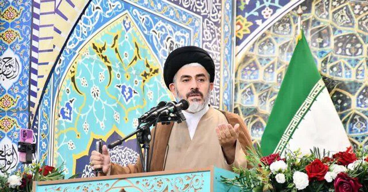 امام جمعه ارومیه خواستار برخورد با ورزشکارانی شد که با سرود جمهوری اسلامی همخوانی نمی‌کنند