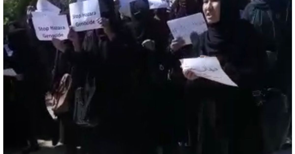 دانشجویان دختر دانشگاه البیرونی کاپیسا با شعار همراه شو عزیز تظاهرات کردند