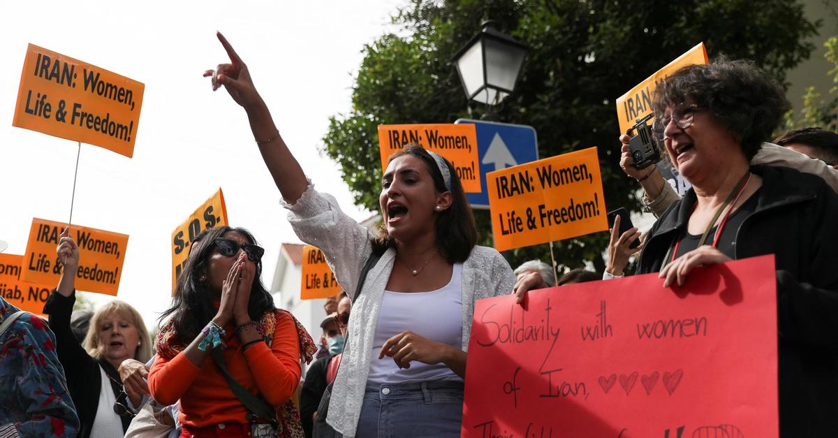 Female Detainees In Iran Kept In Inhumane Conditions, Harassed